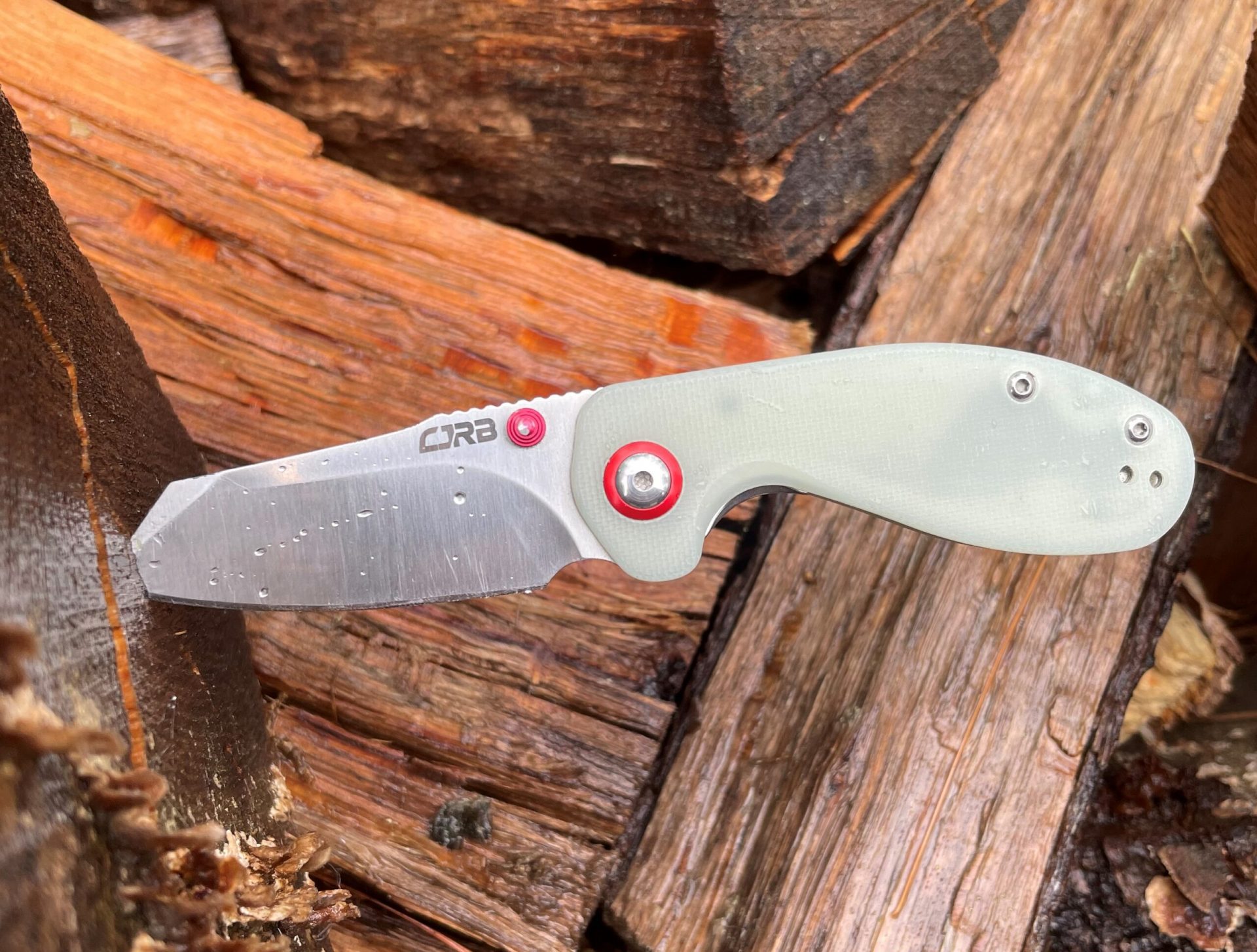 A Practical Review of the CJRB Maileah: Tiny but Tough - Eclectic Outfitter